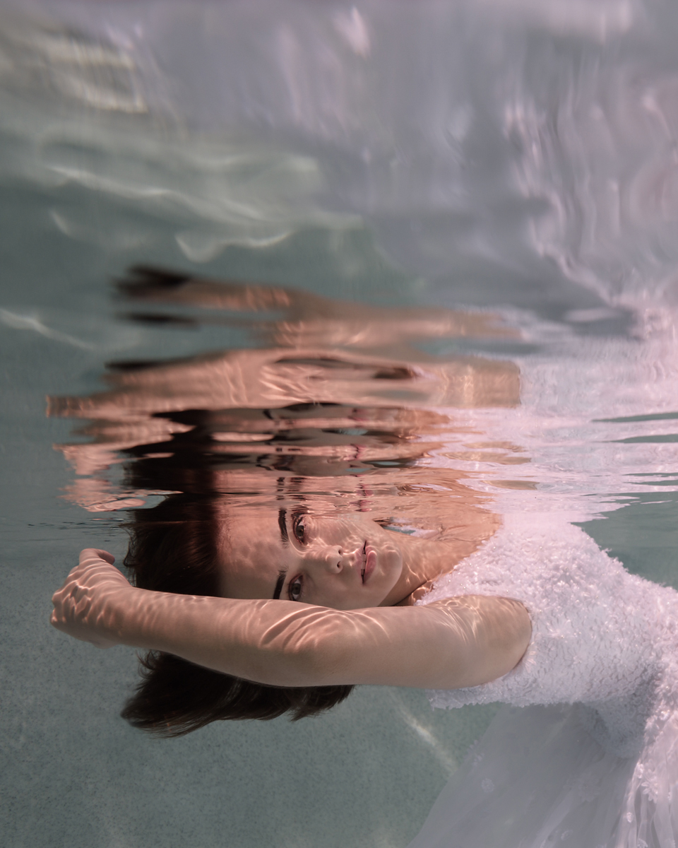 Award-winning UNDERWATER portrait photographer • Liz Harlin Photographic