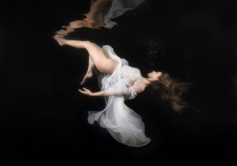 Underwater Self-Love Photographer, Sunshine Coast • Liz Harlin Photographic